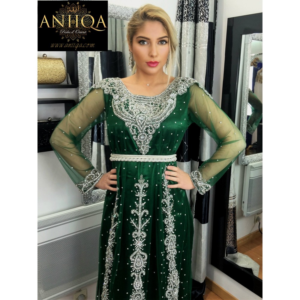 Caftan moderne vert royal à paris, caftan henné vert, caftan perlé